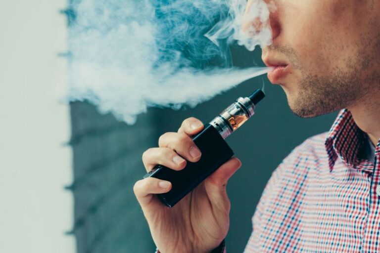It’s Not Harmless Fun! 4 Ways Vaping Can Harm Your Oral Health